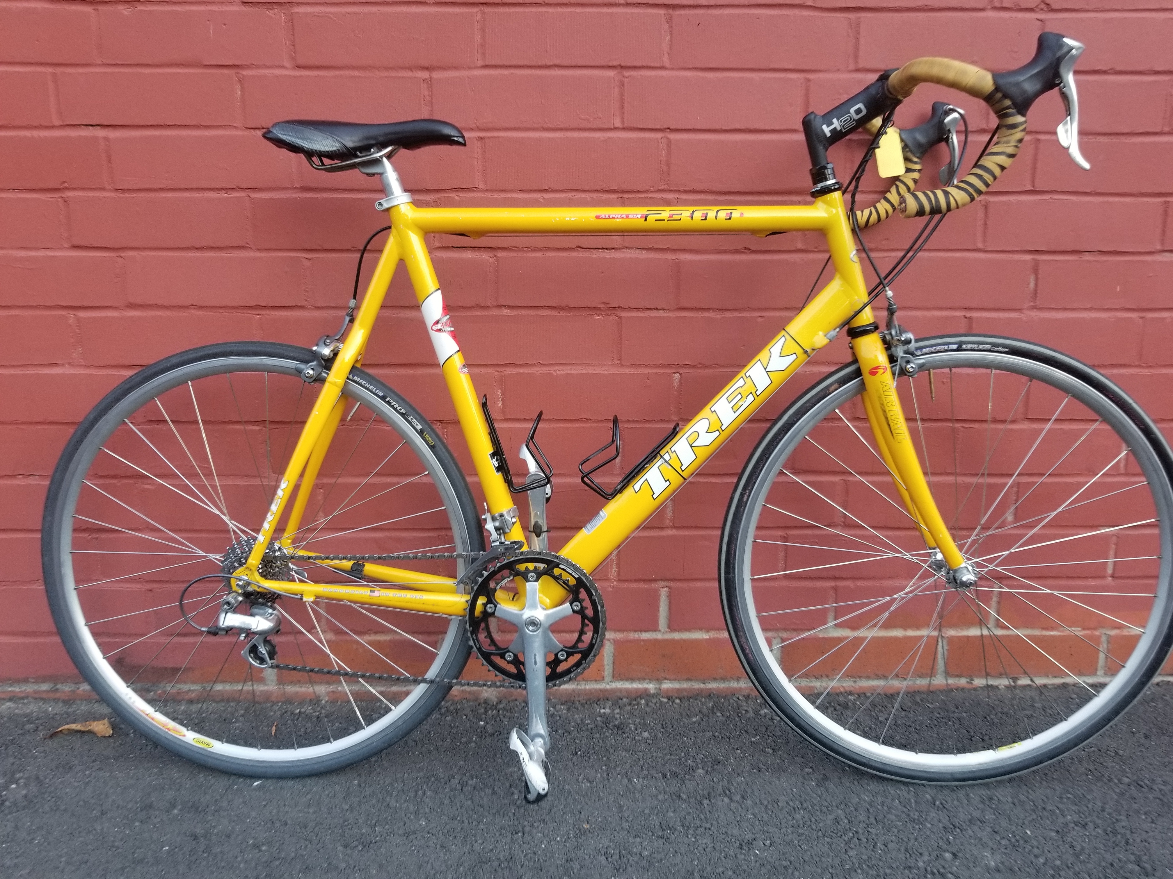 2000 Trek 2300