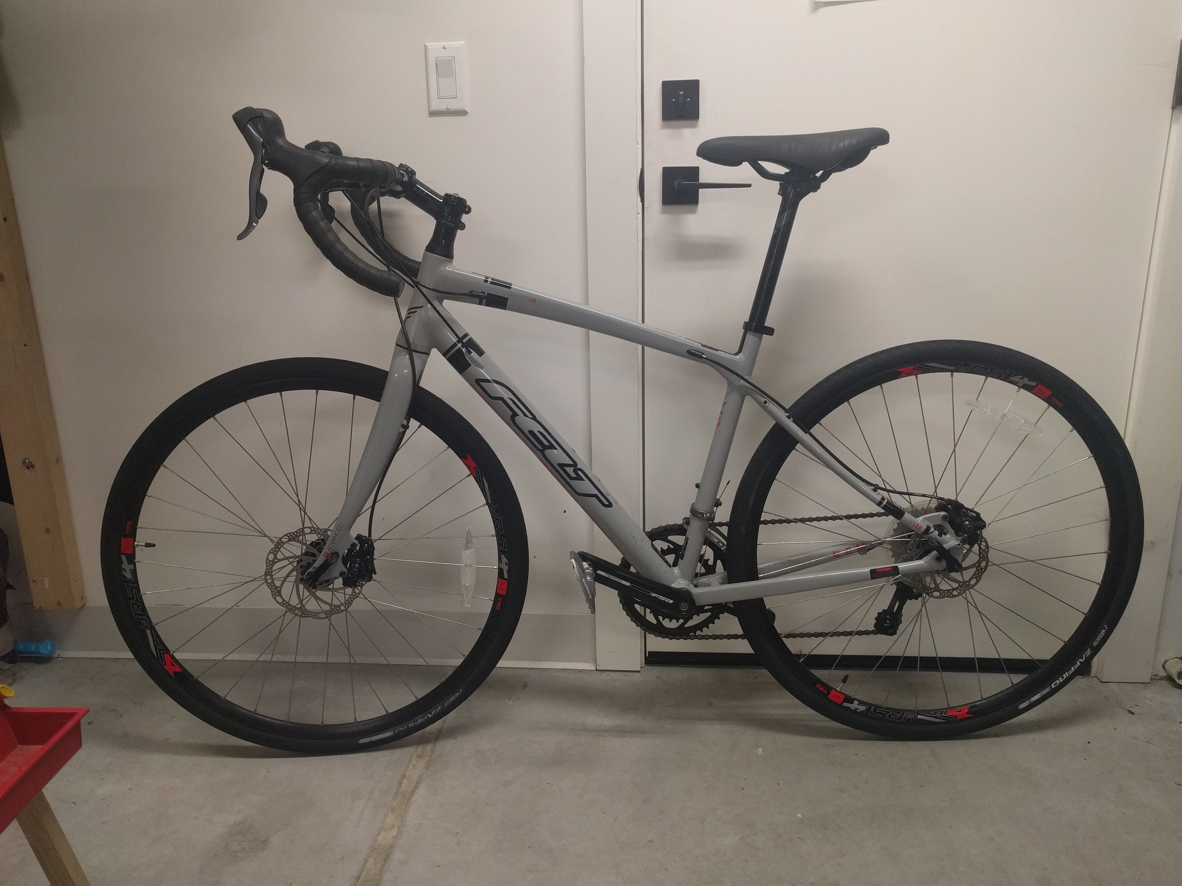 2015 Felt v100