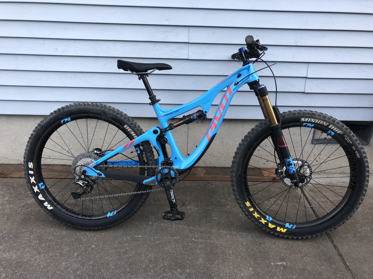 2017 Pivot Switchblade