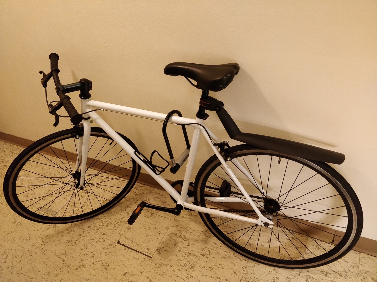 The BIke is painted all white. No manufacturer? Unknown