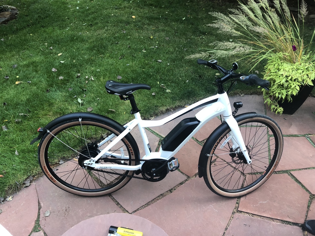 2018 Priority Bicycles Electric Bike F180900290