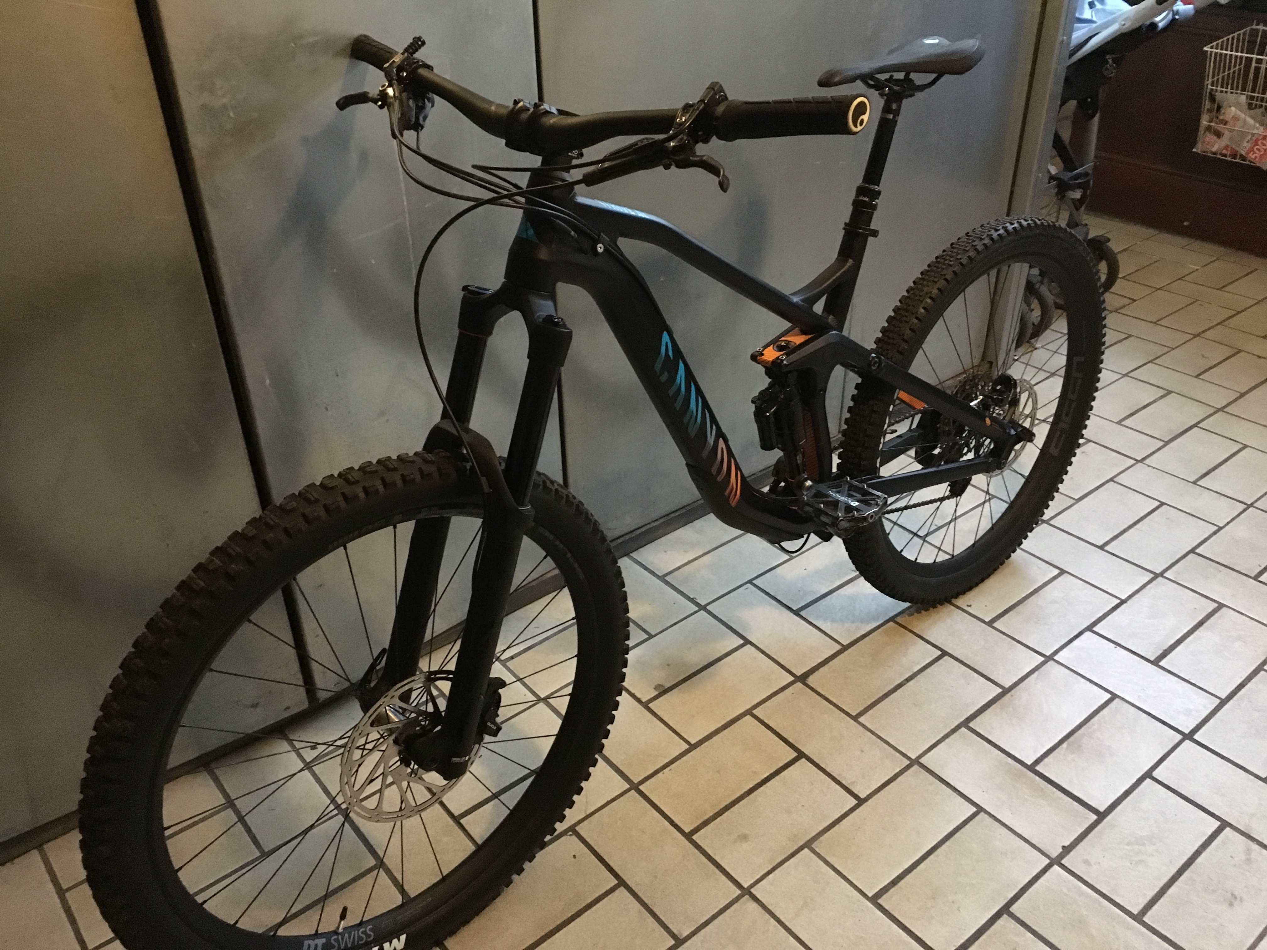 Stolen 2017 Canyon bicycles Strive Al 5.0