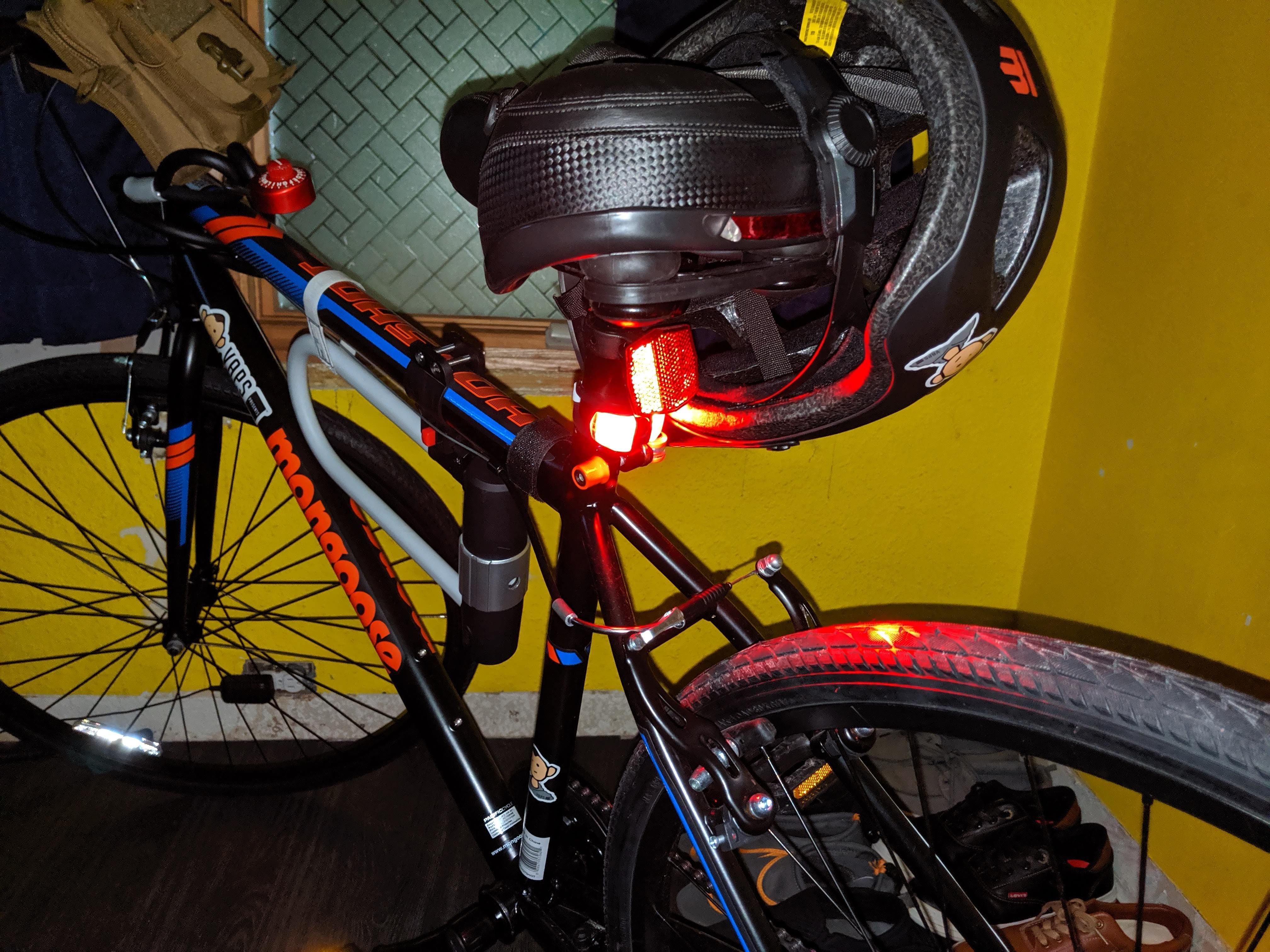 2018 Mongoose 700c Hotshot