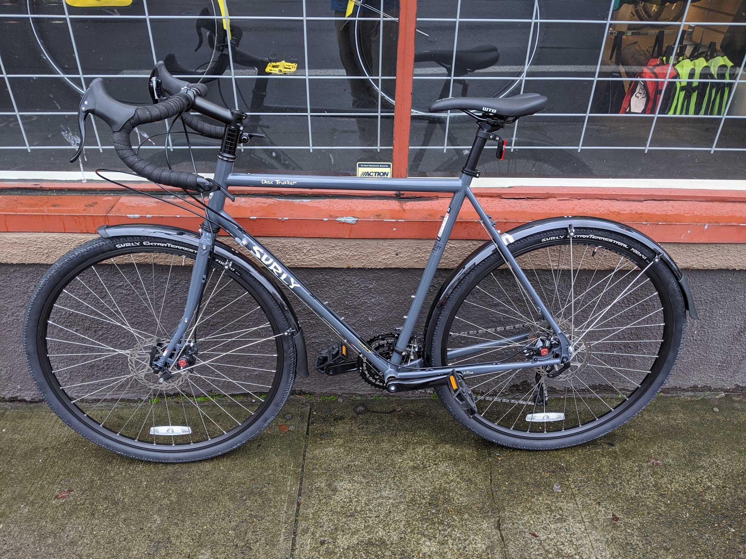 2018 Surly LHT Disc Trucker Bituminous