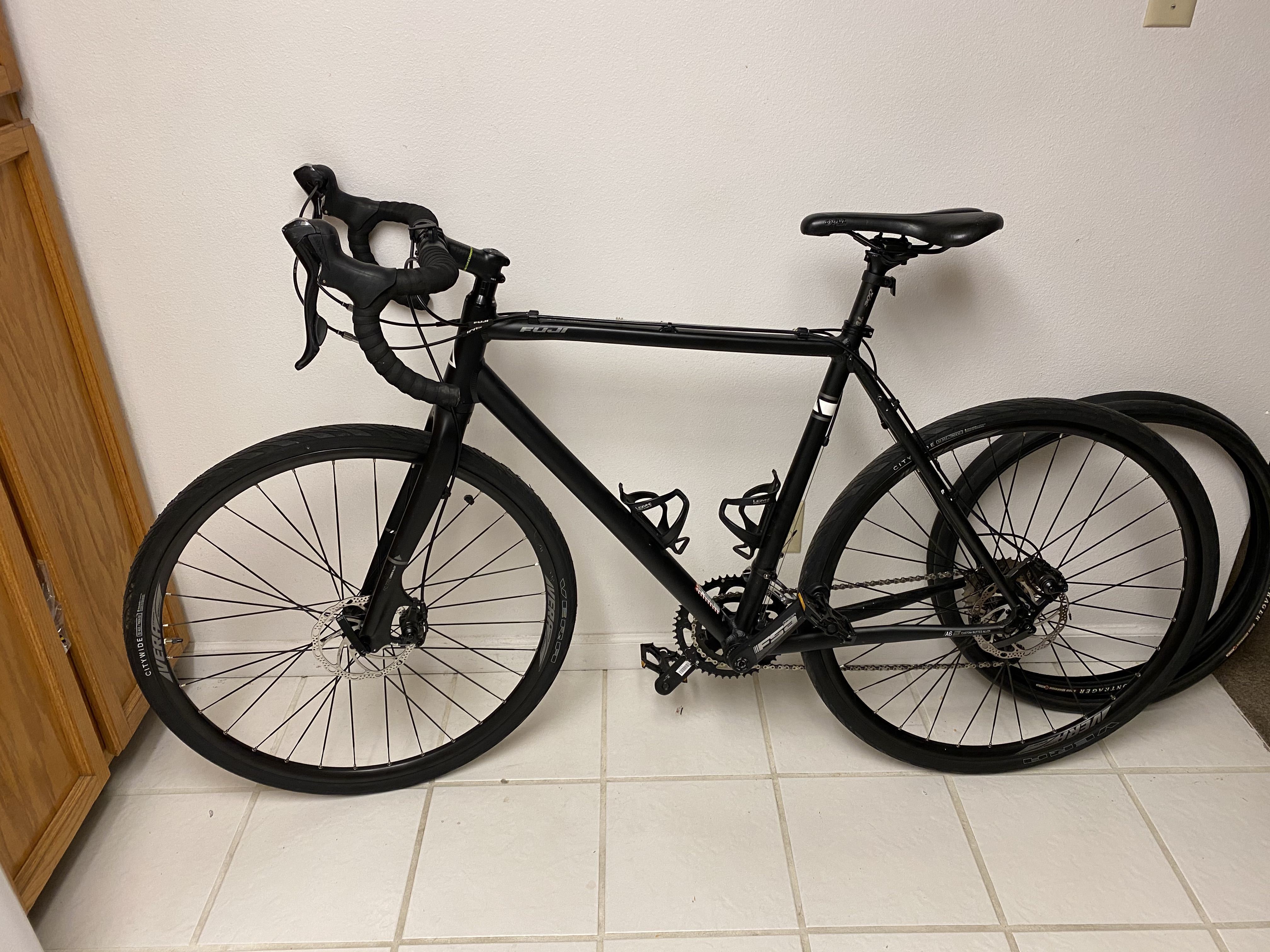 2016 Fuji Tread 3.0 LE Disc Road Bike - 2016 Pe...