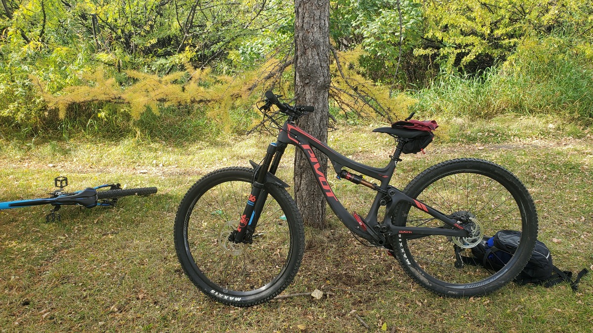 2017 Pivot Switchblade