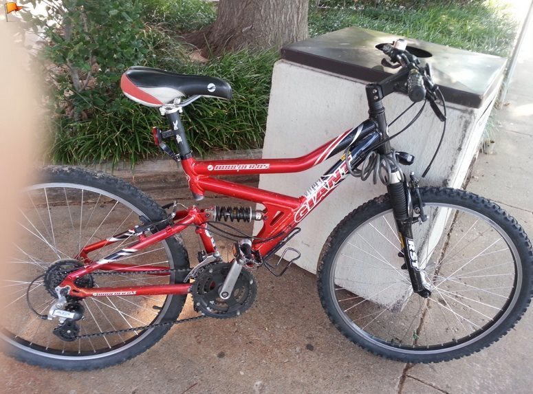 Stolen 2005 Giant Boulder DS