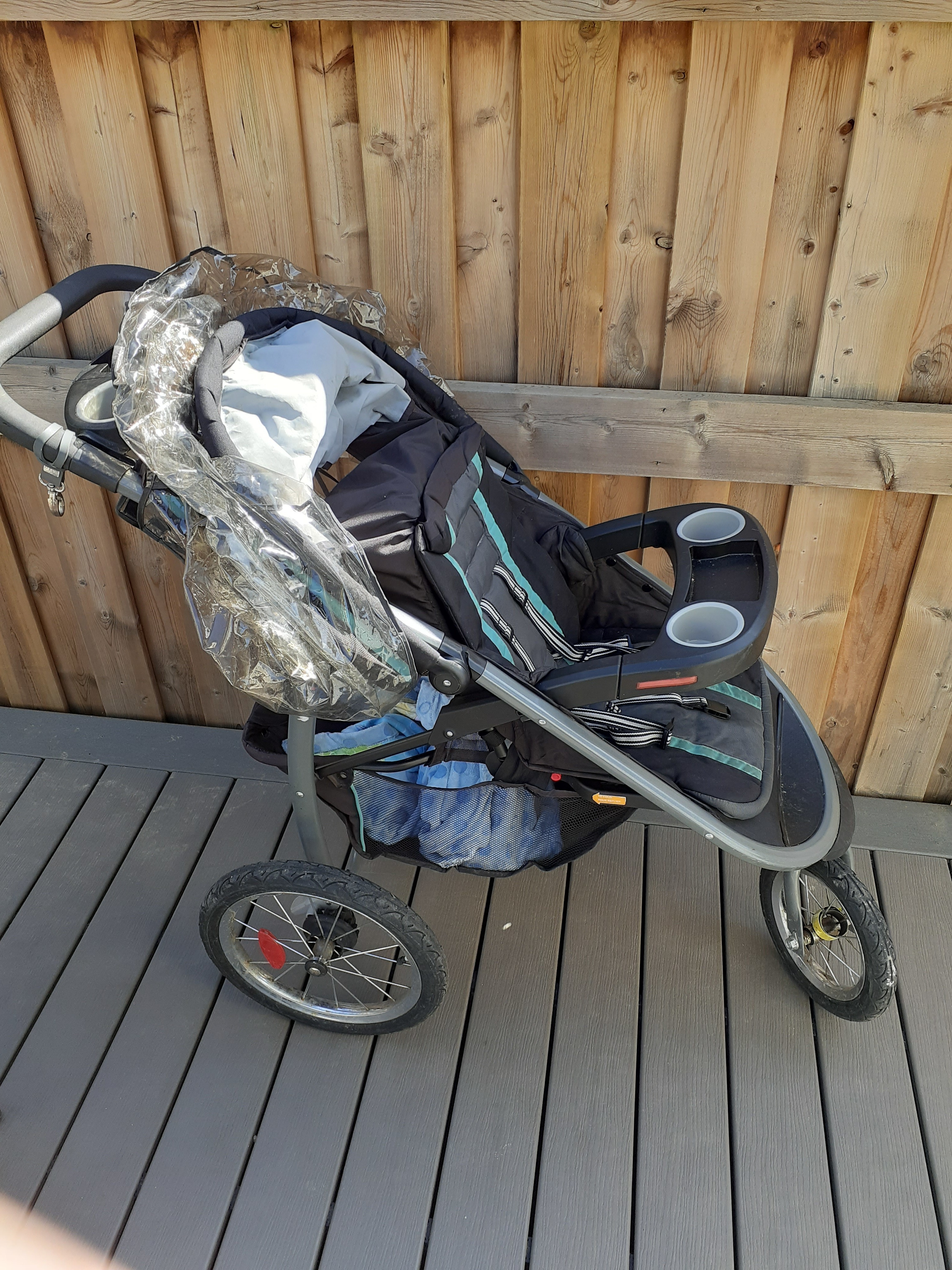 2015 Graco Children's Products Inc. FA FLD JGR CK stroller