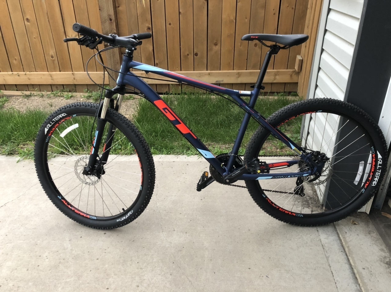 2018 GT Bicycles Aggressor Sport