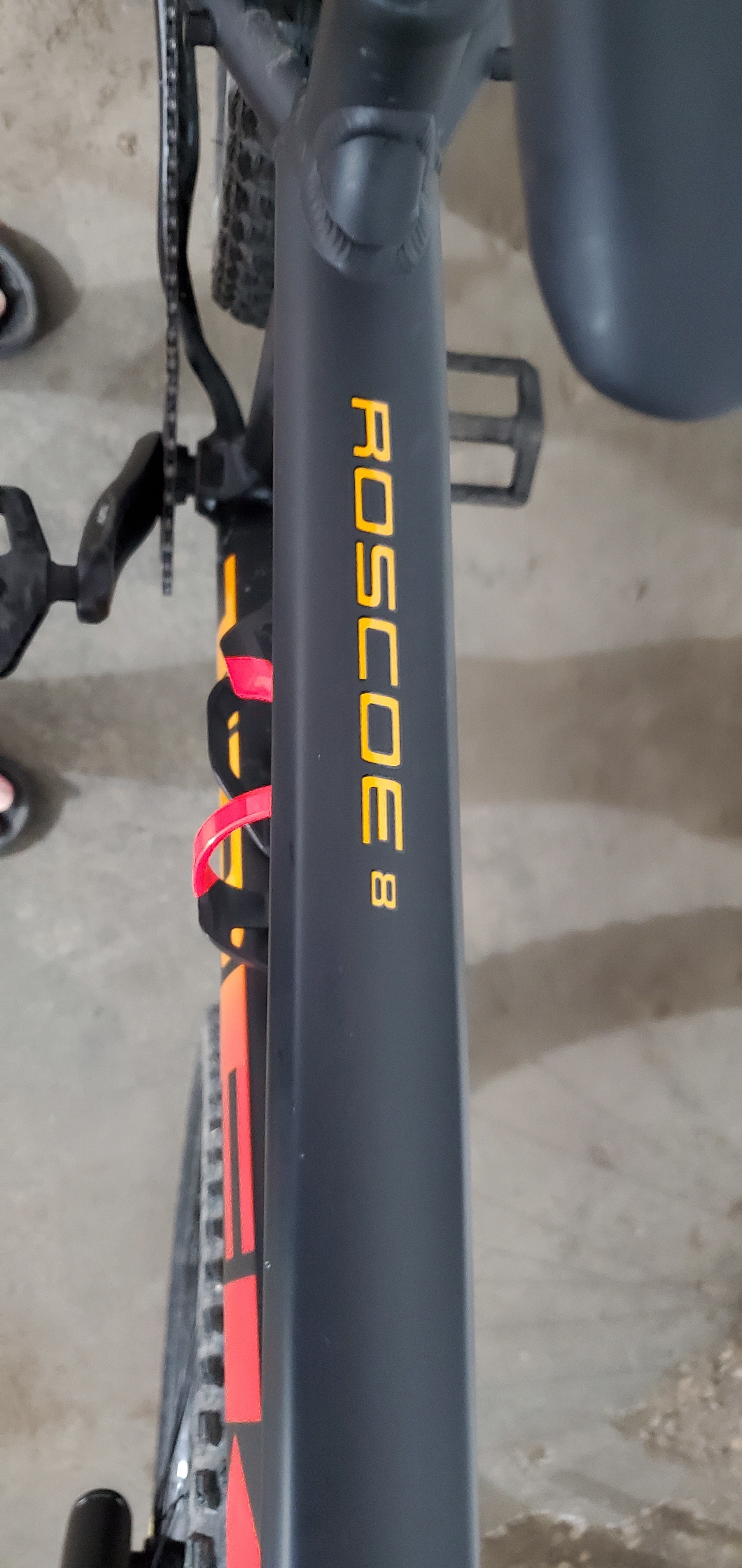 2020 Roscoe 8 Matte Black/Red Trek Roscoe 8 Bike - Medium