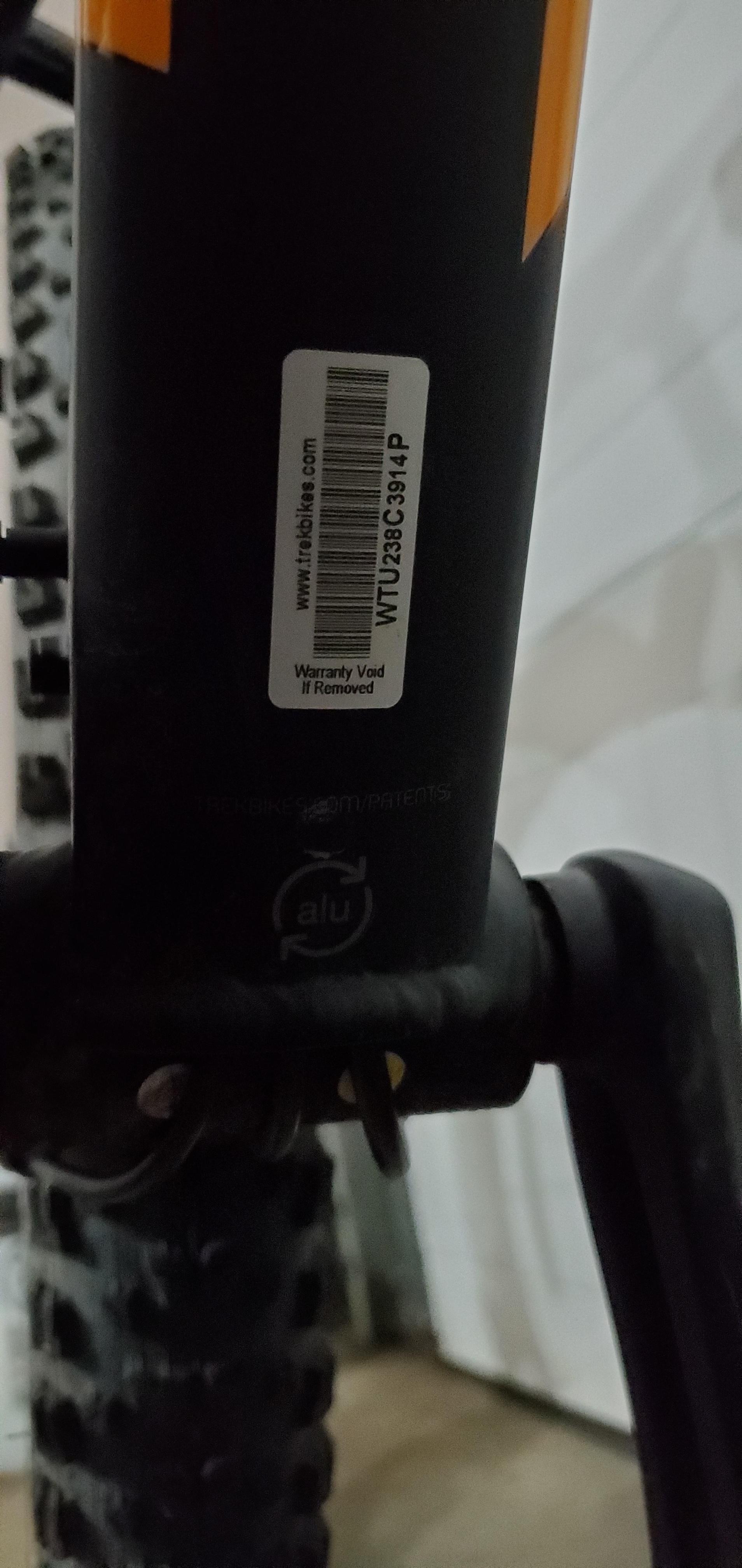 2020 Roscoe 8 Matte Black/Red Trek Roscoe 8 Bike - Medium