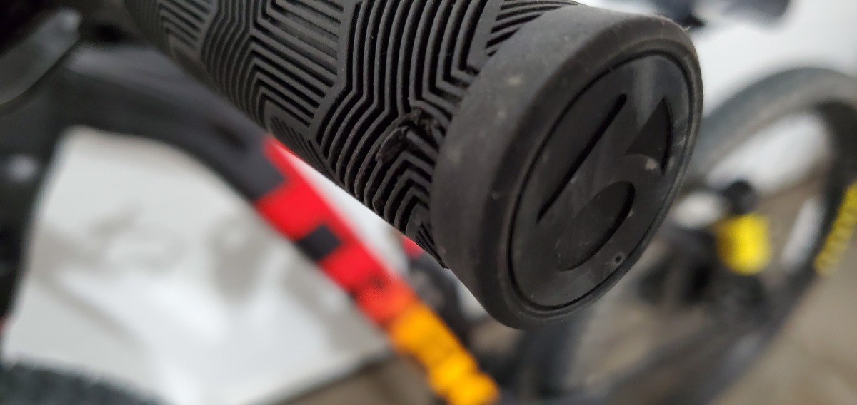 2020 Roscoe 8 Matte Black/Red Trek Roscoe 8 Bike - Medium