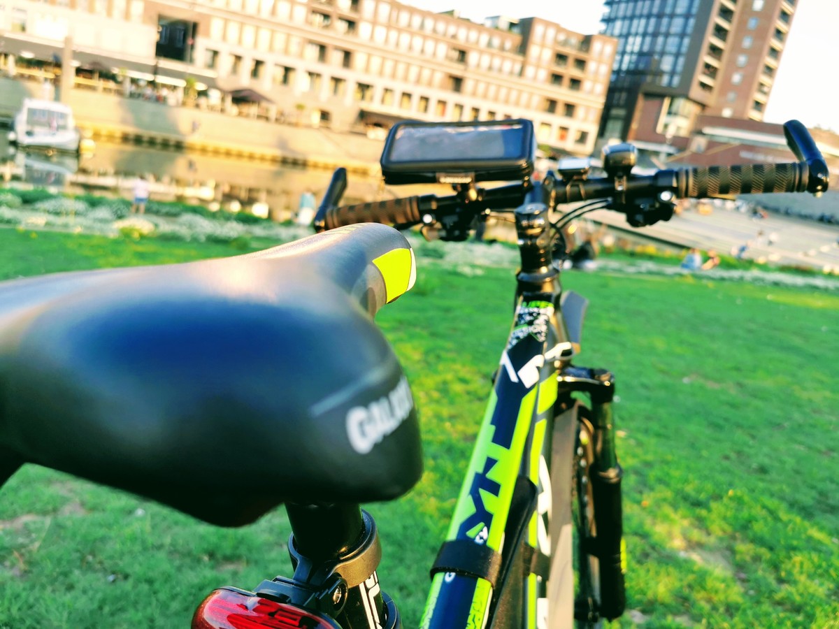 Brompton Bicycle Galaxy Frane size 17