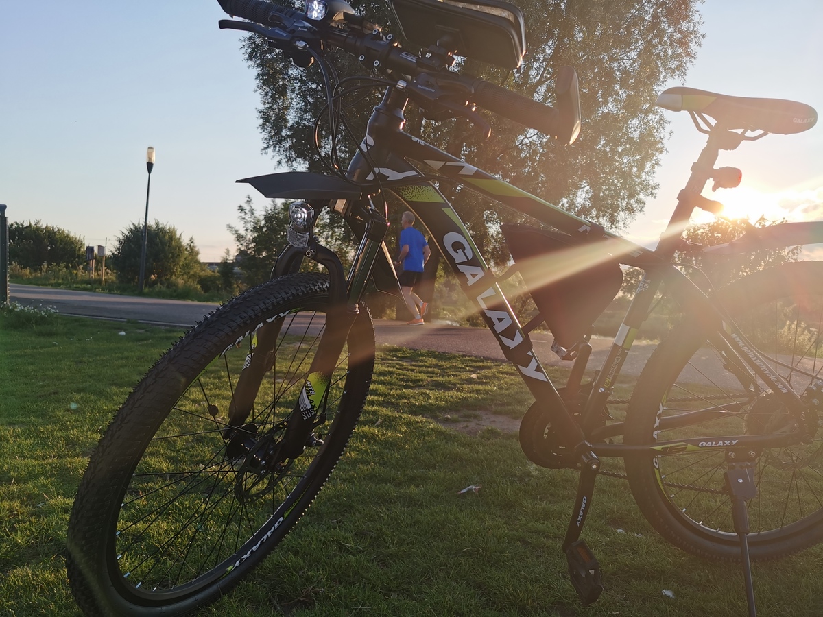 Brompton Bicycle Galaxy Frane size 17