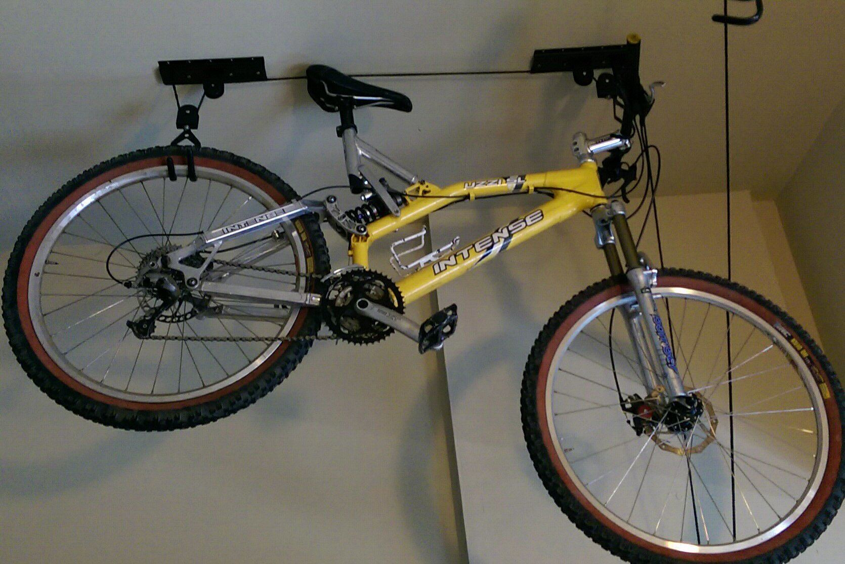 Stolen 2010 Intense UZZI SL