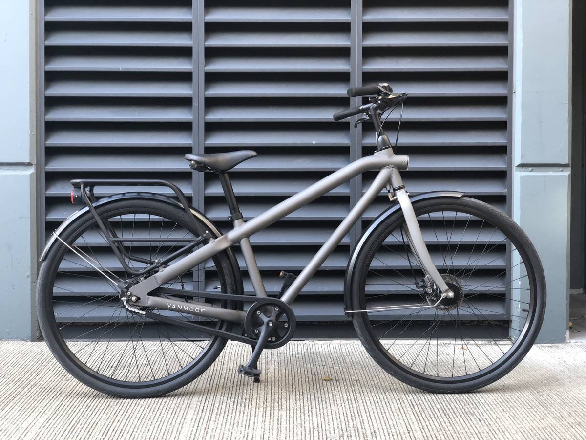 2015 VanMoof S-series city bicycle 8 speed step th...