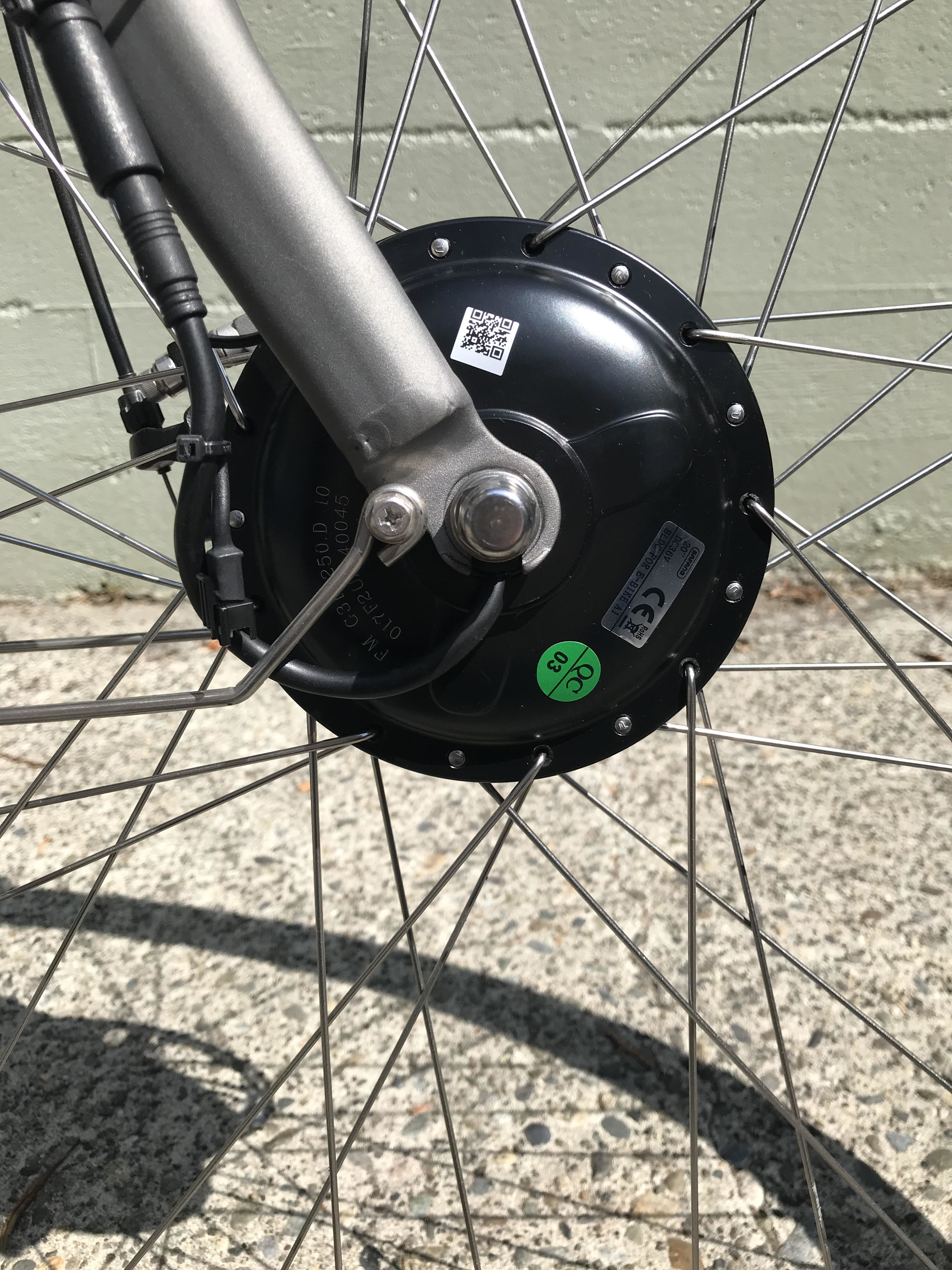 2015 VanMoof S-series city bicycle 8 speed step th...