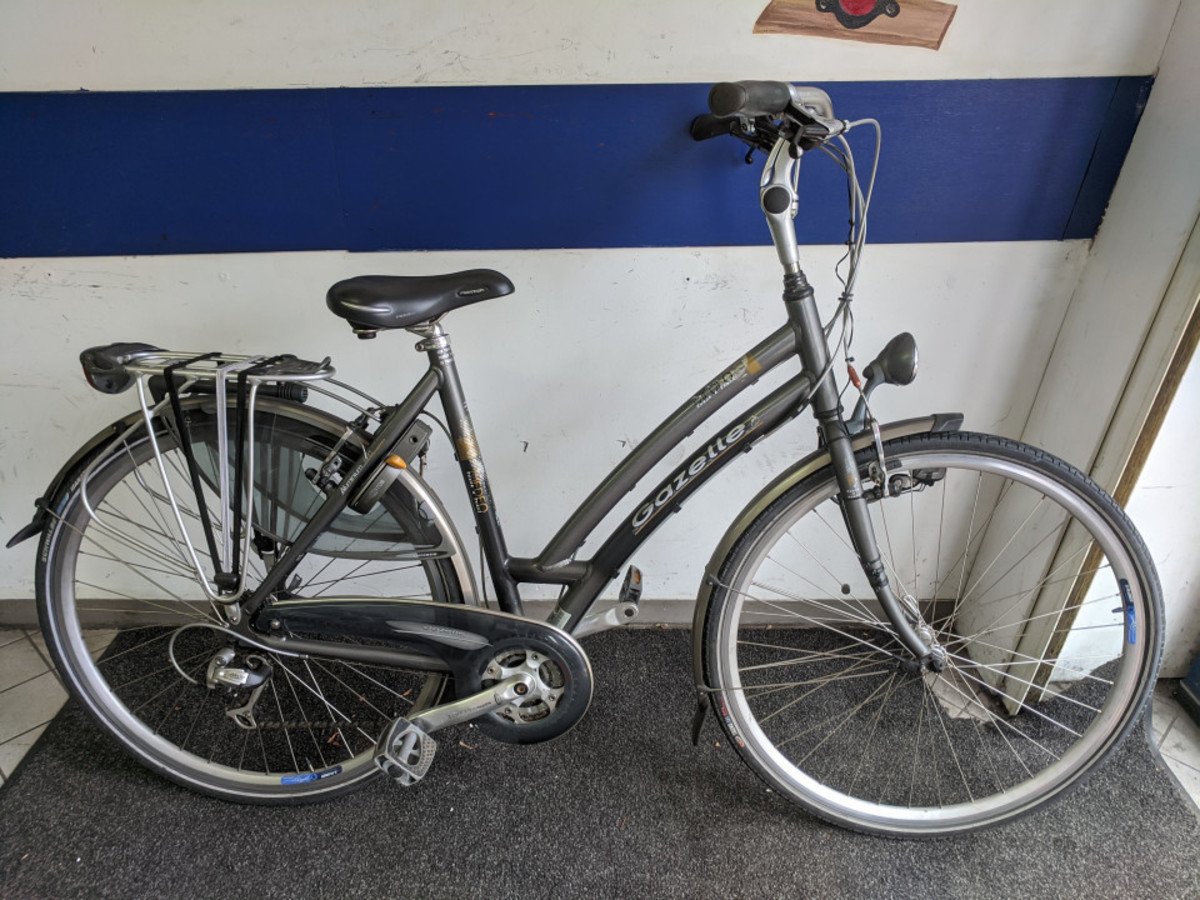 Gazelle Medeo Track and Trail