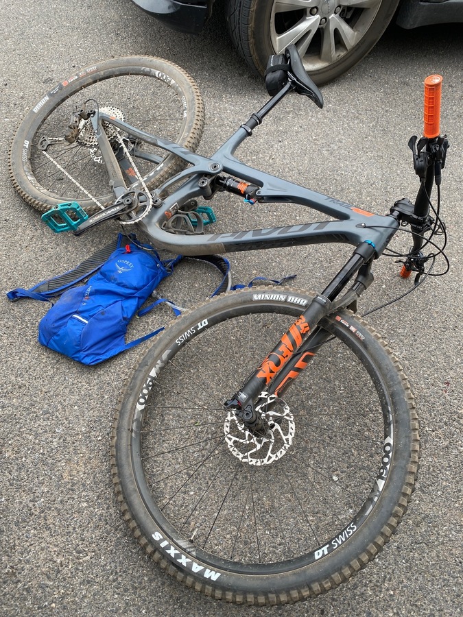 Stolen 2020 Pivot Trail 429