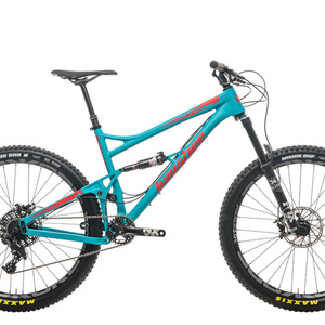 2017 Banshee Bikes Spitfire V2