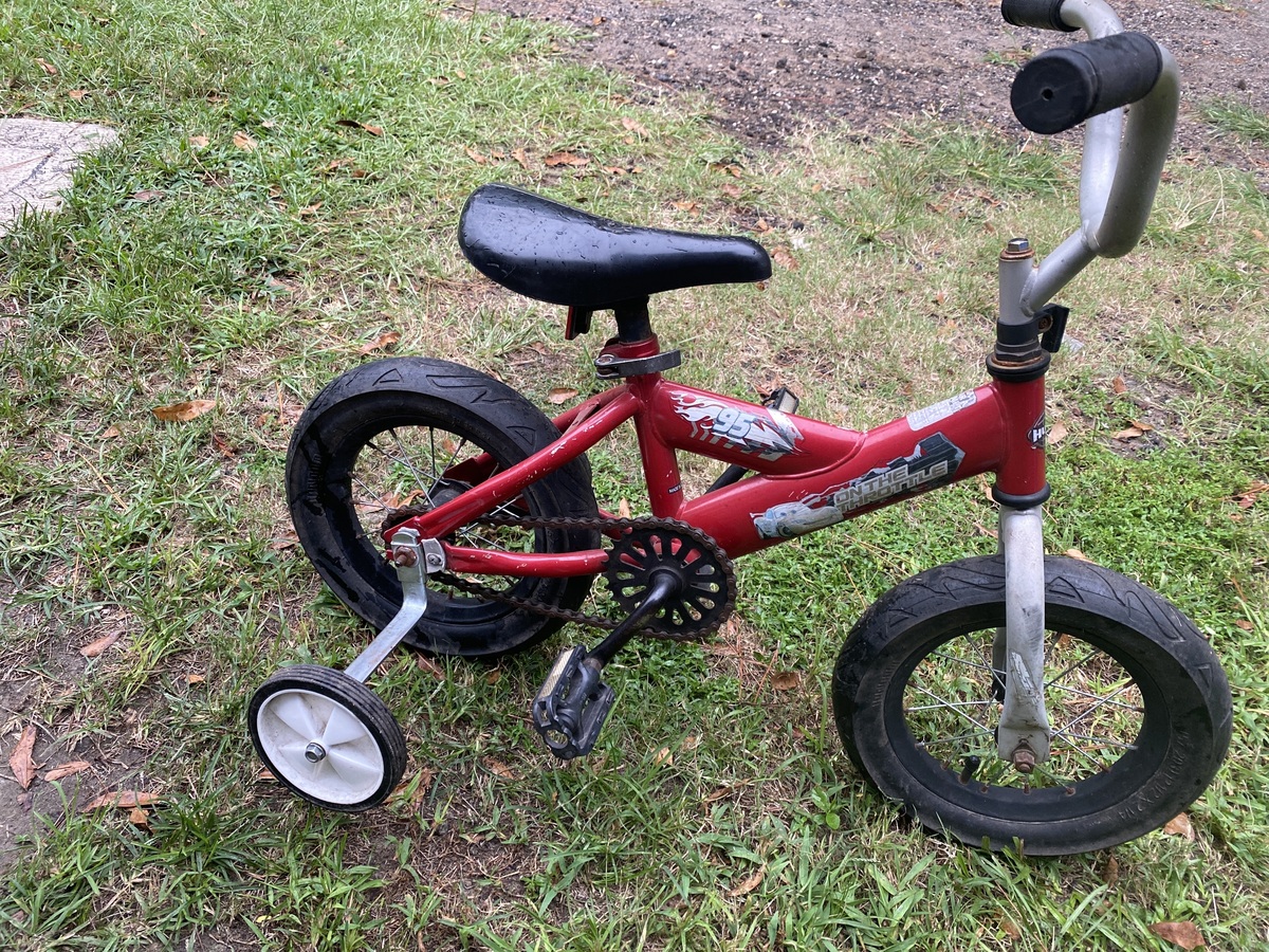 Huffy Cars on the Throttle