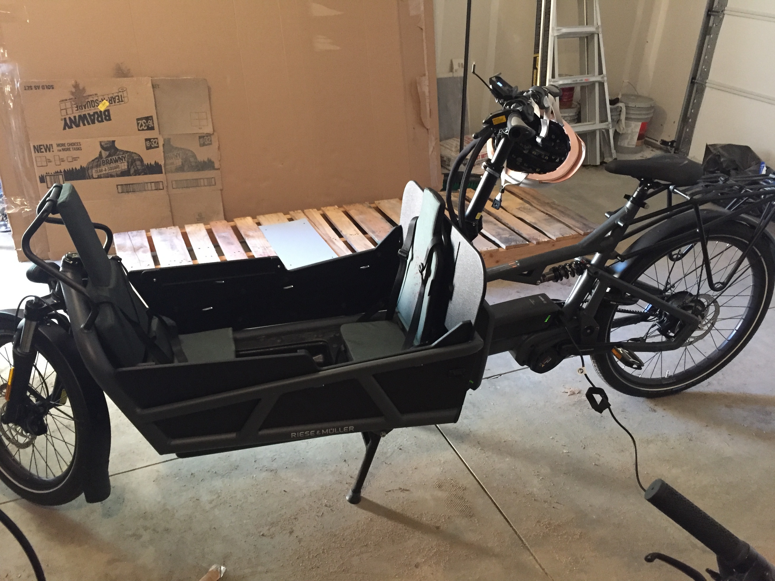 2020 Riese und Müller Load 75 cargo bike (front storage)