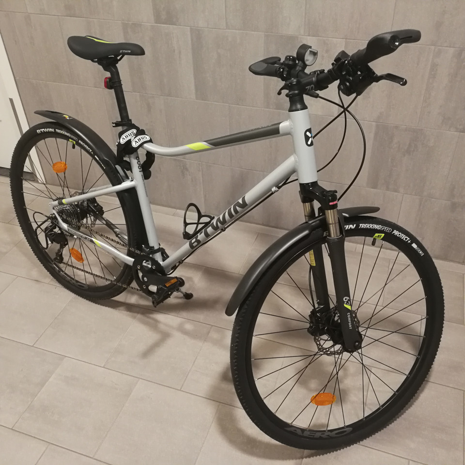 Decathlon Riverside 900