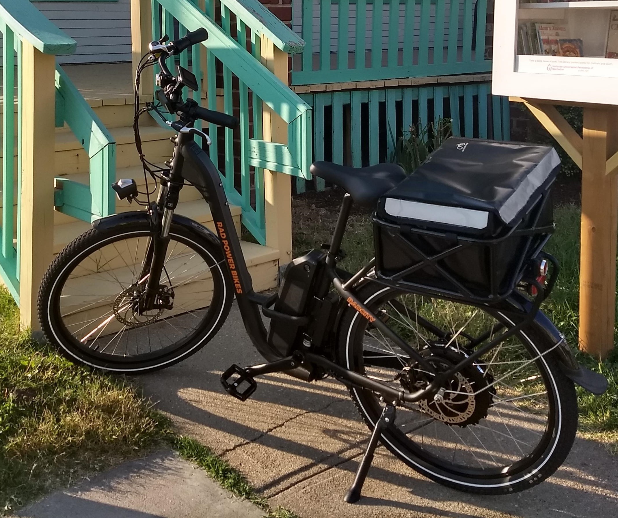2020 Rad Power Bikes Step-Thru cargo bike rear