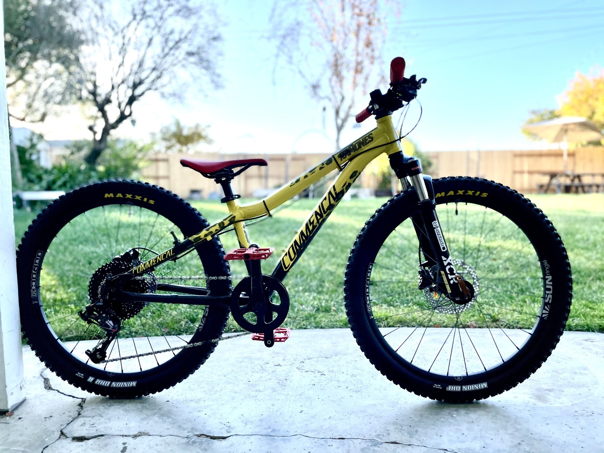 2017 Commencal Bikes Ramones 24