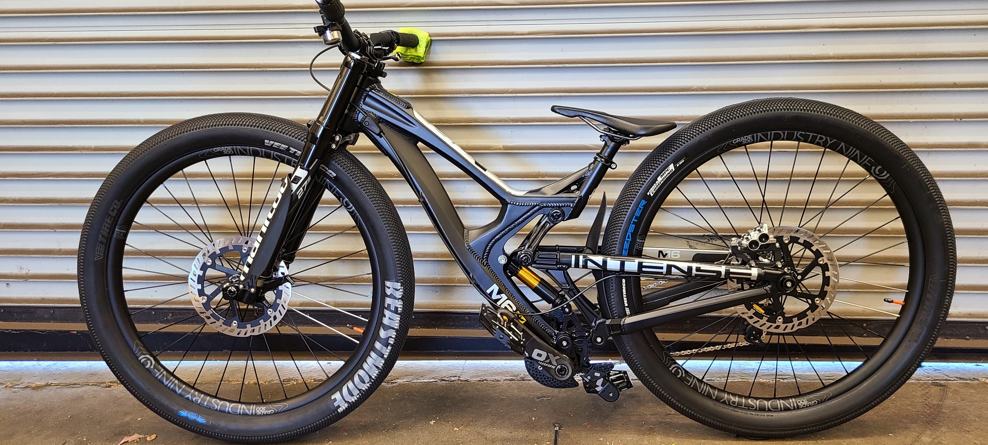 Stolen 2016 Intense M16