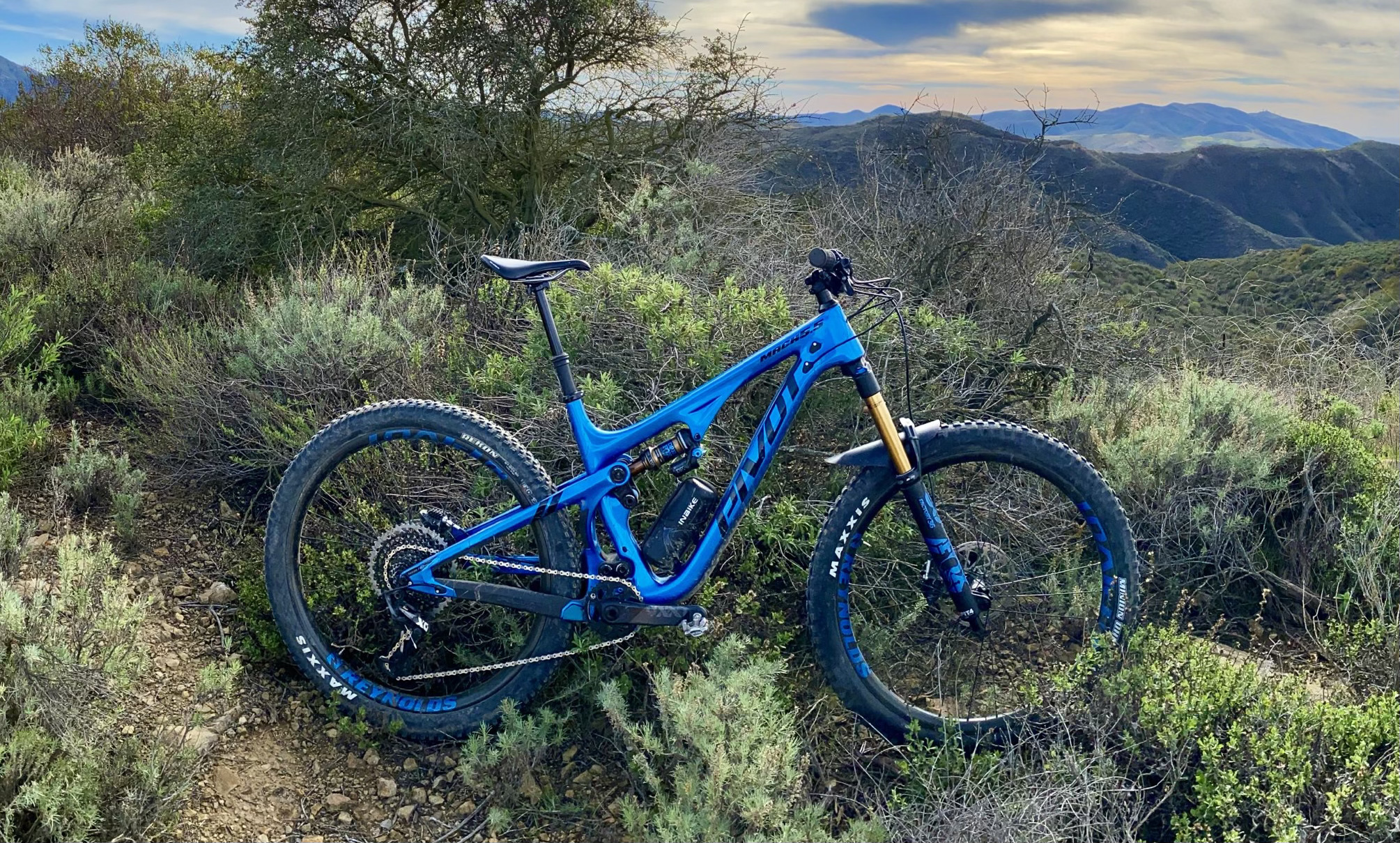 2020 Pivot Mach 5.5