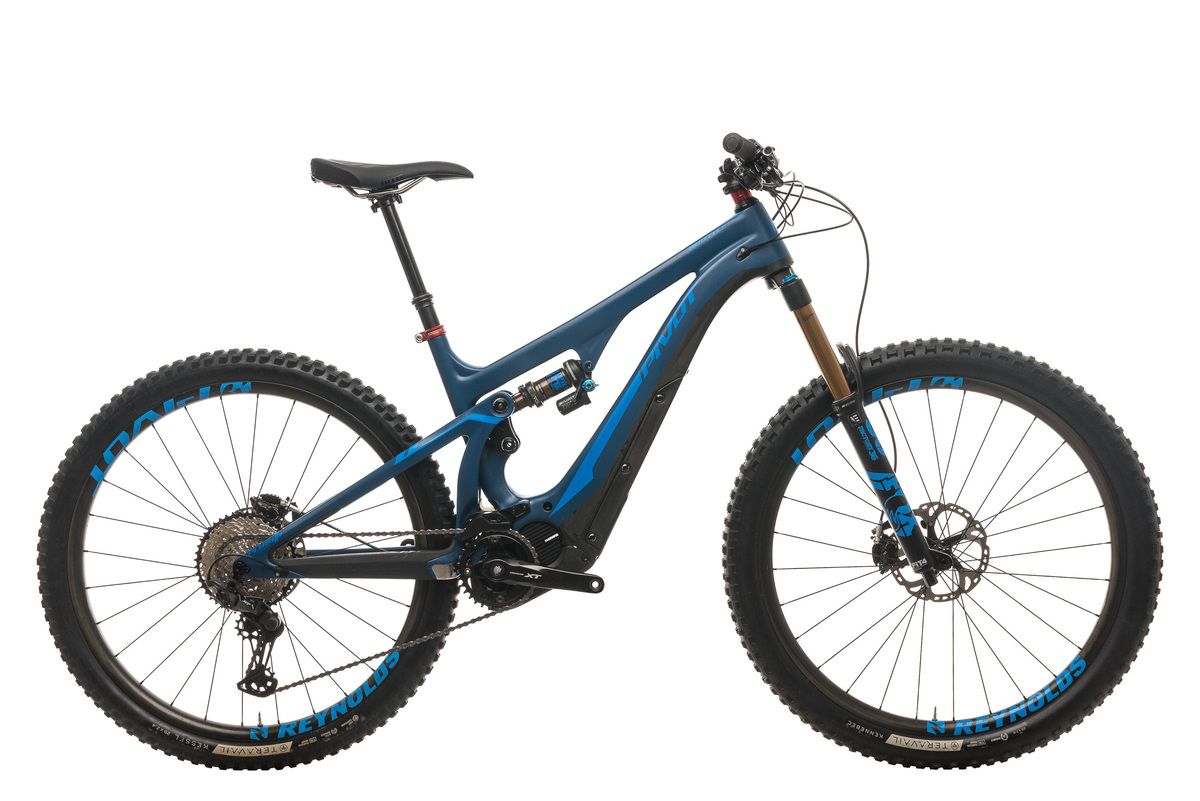 2020 Pivot Shuttle Race XT