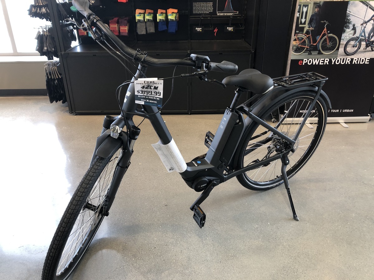2021 Cube Town Sport Hybrid ONE 400
