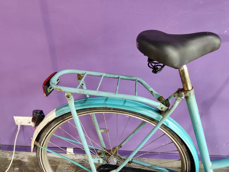 On the road Omafiets