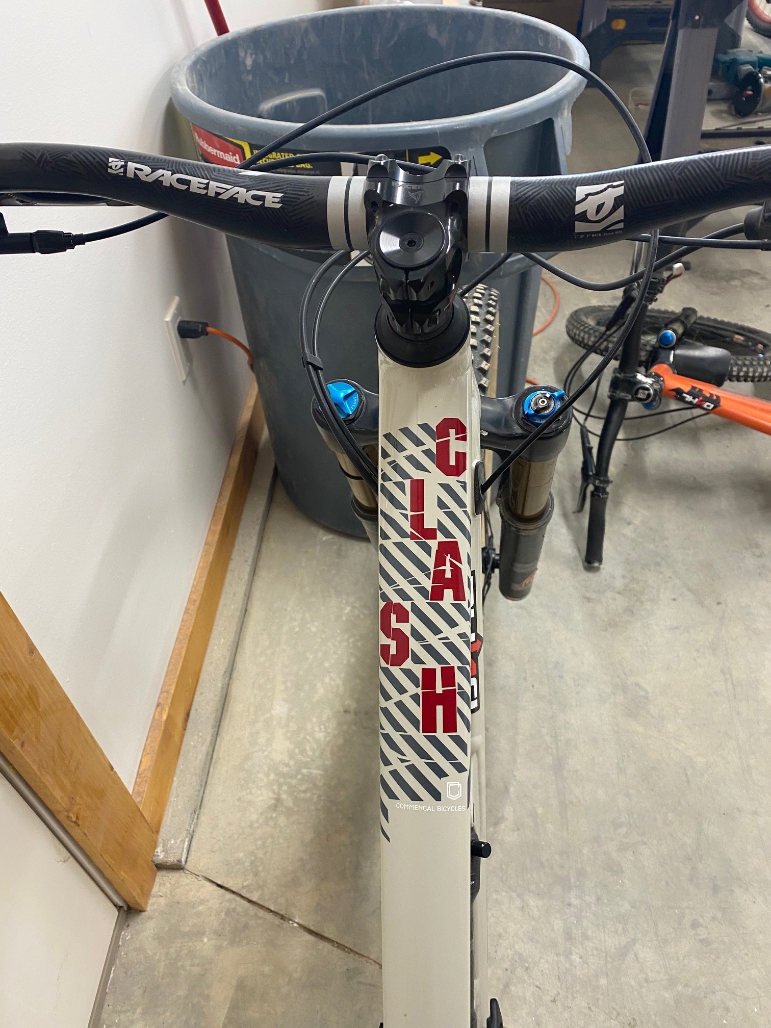 2020 Commencal Bikes Clash