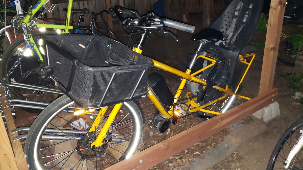 2018 Yuba Mundo Lux Electric cargo bike rear