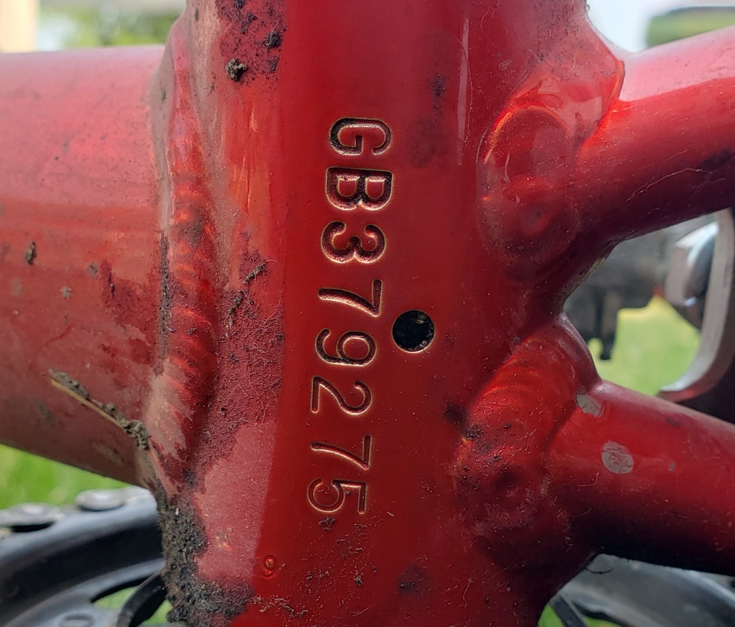 Giant Boulder SE Red/Silver