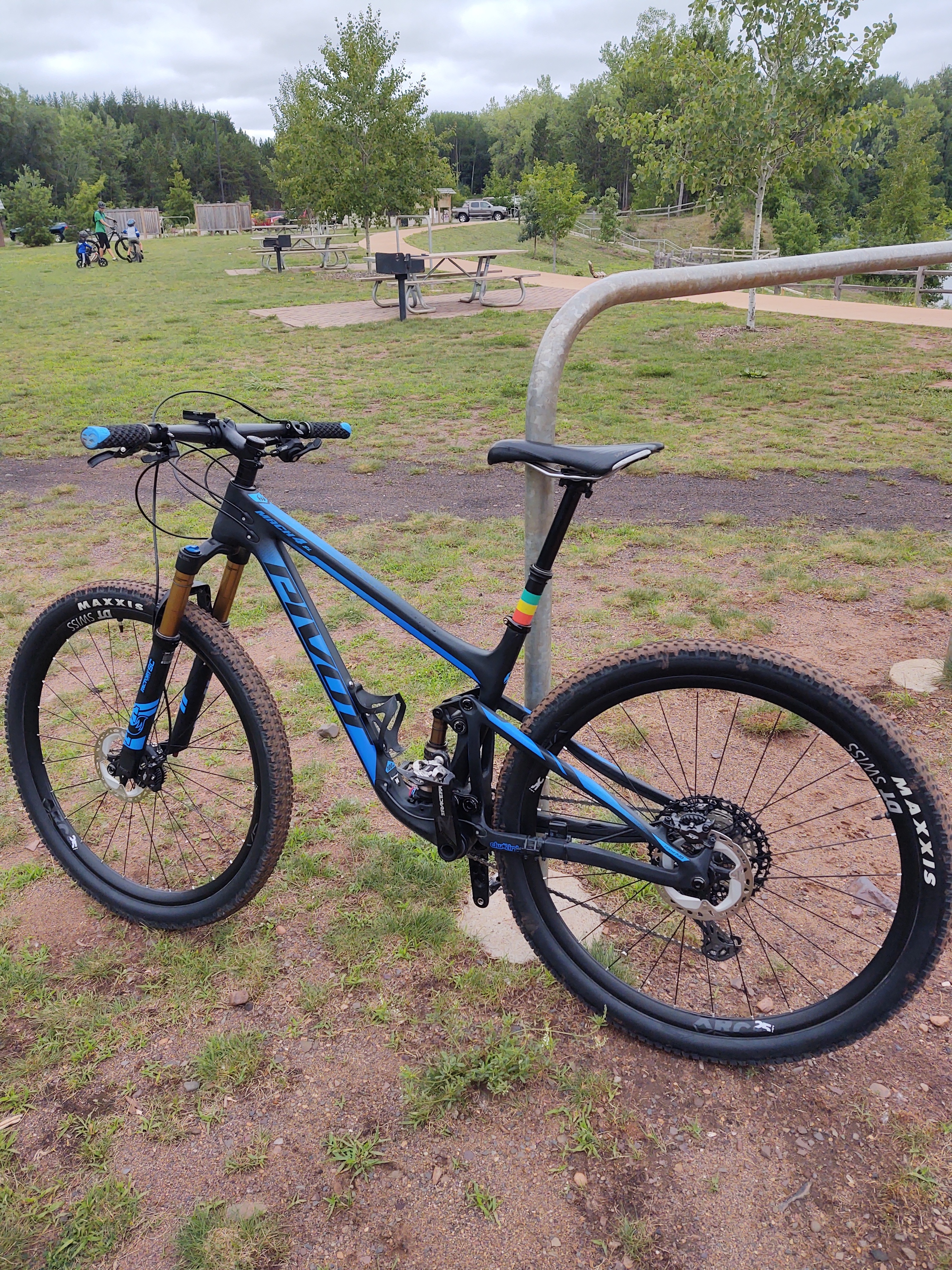 2020 Pivot Mach4 SL
