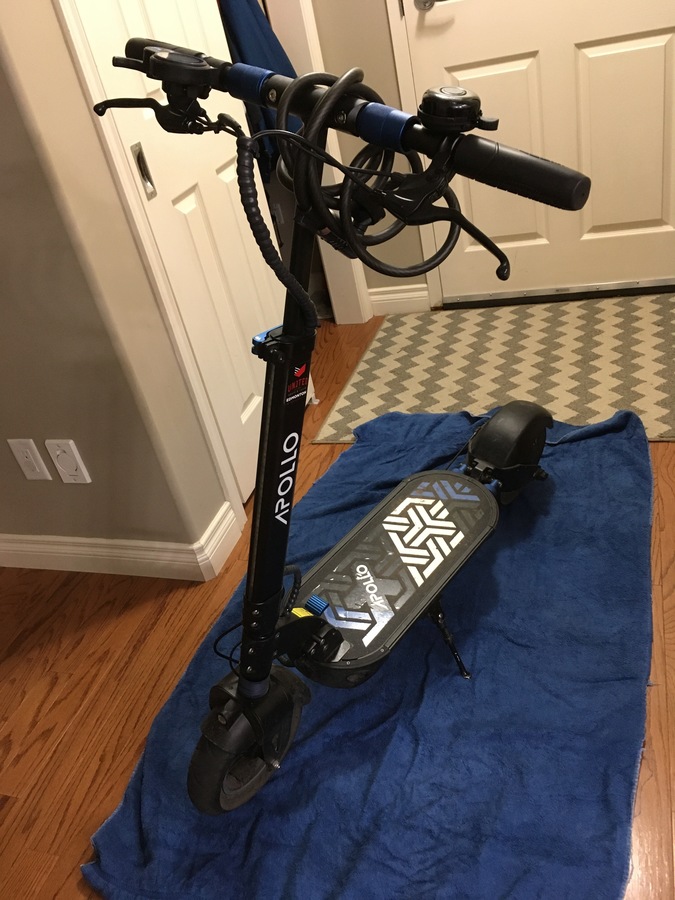 2021 Apollo Explorer e-scooter