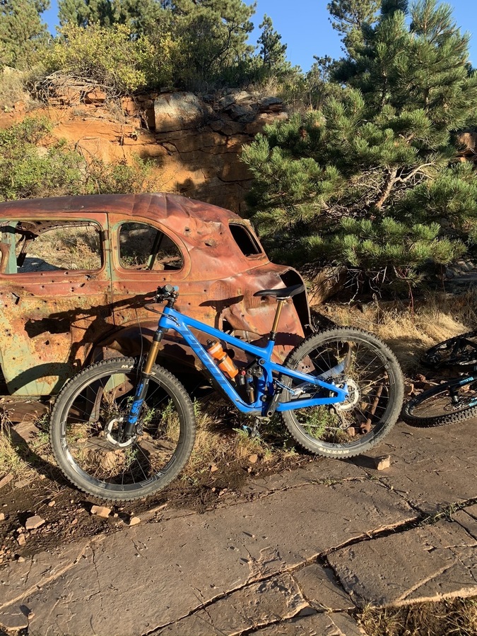 2020 Pivot Switchblade