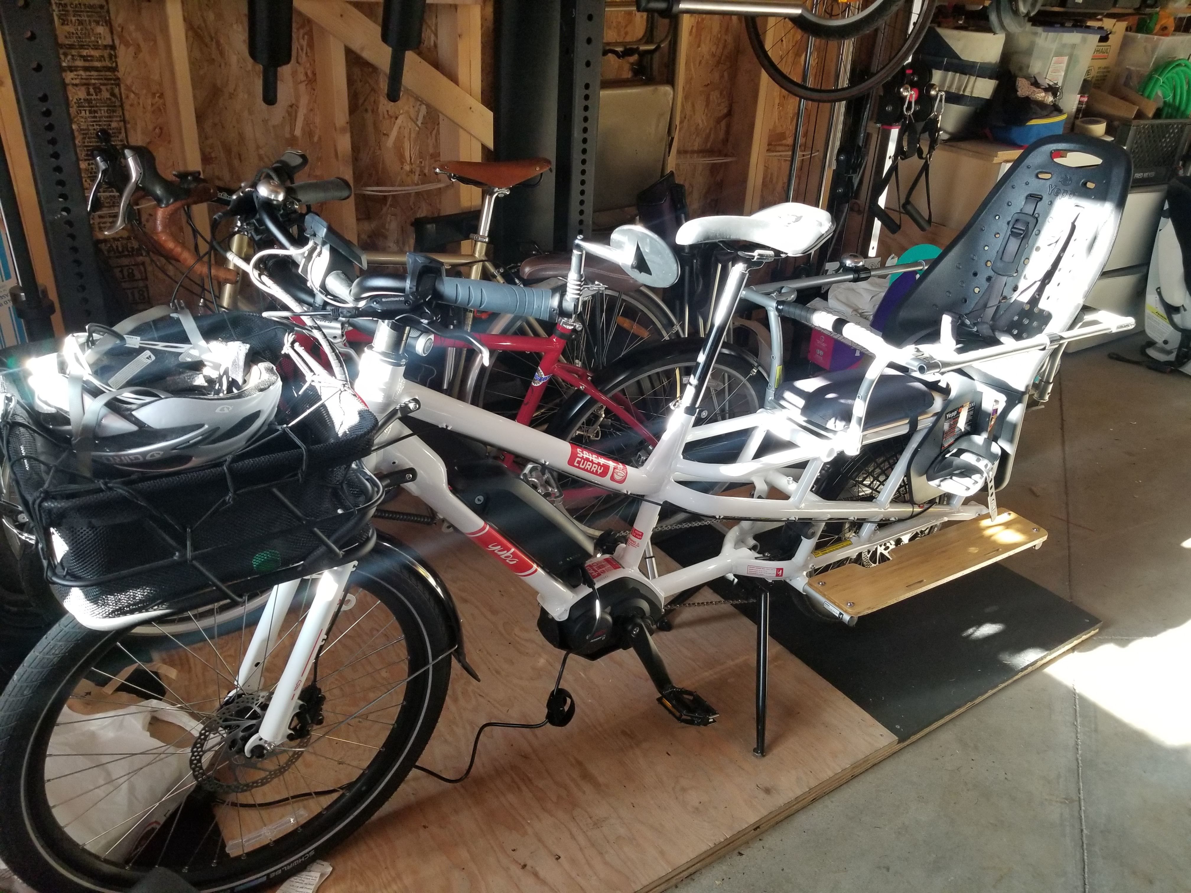 2019 Yuba Spicy Curry cargo bike rear