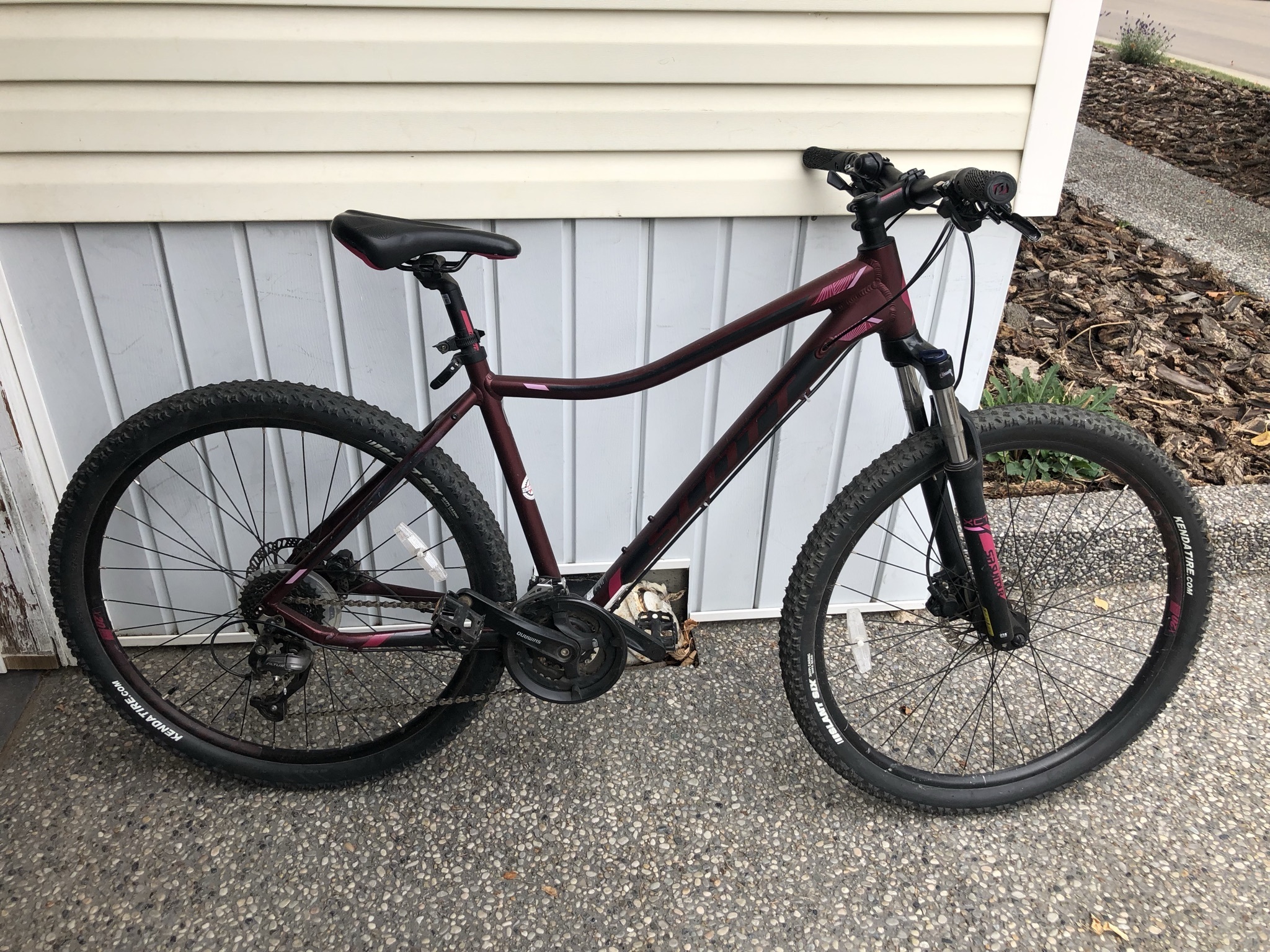 2017 SCOTT Contessa Scale 730