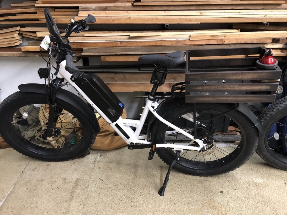 2021 Juiced Bikes Rip Current S Step Through fat tire