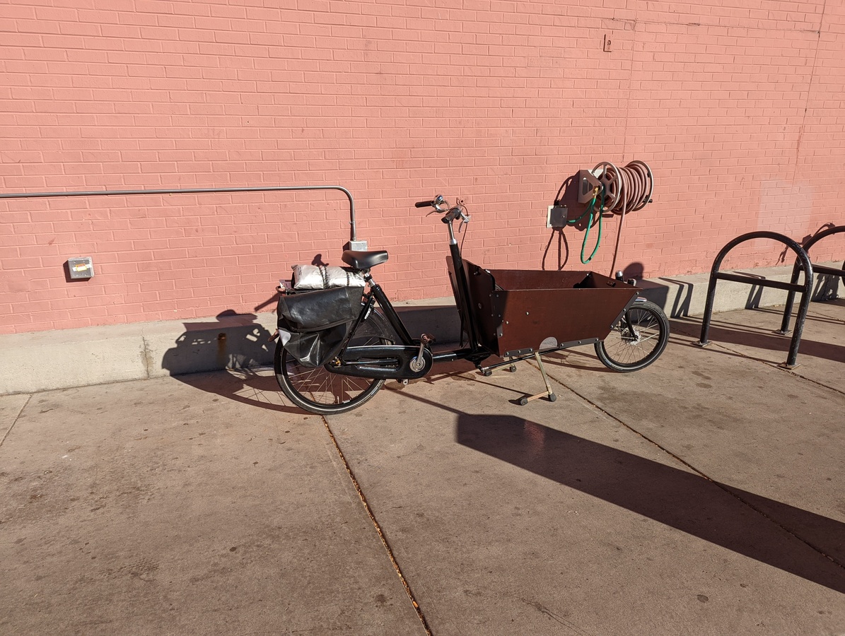 2014 Bakfiets Cargo Bike front Storage 2014-bakfiets-cargo-bike-front-storage