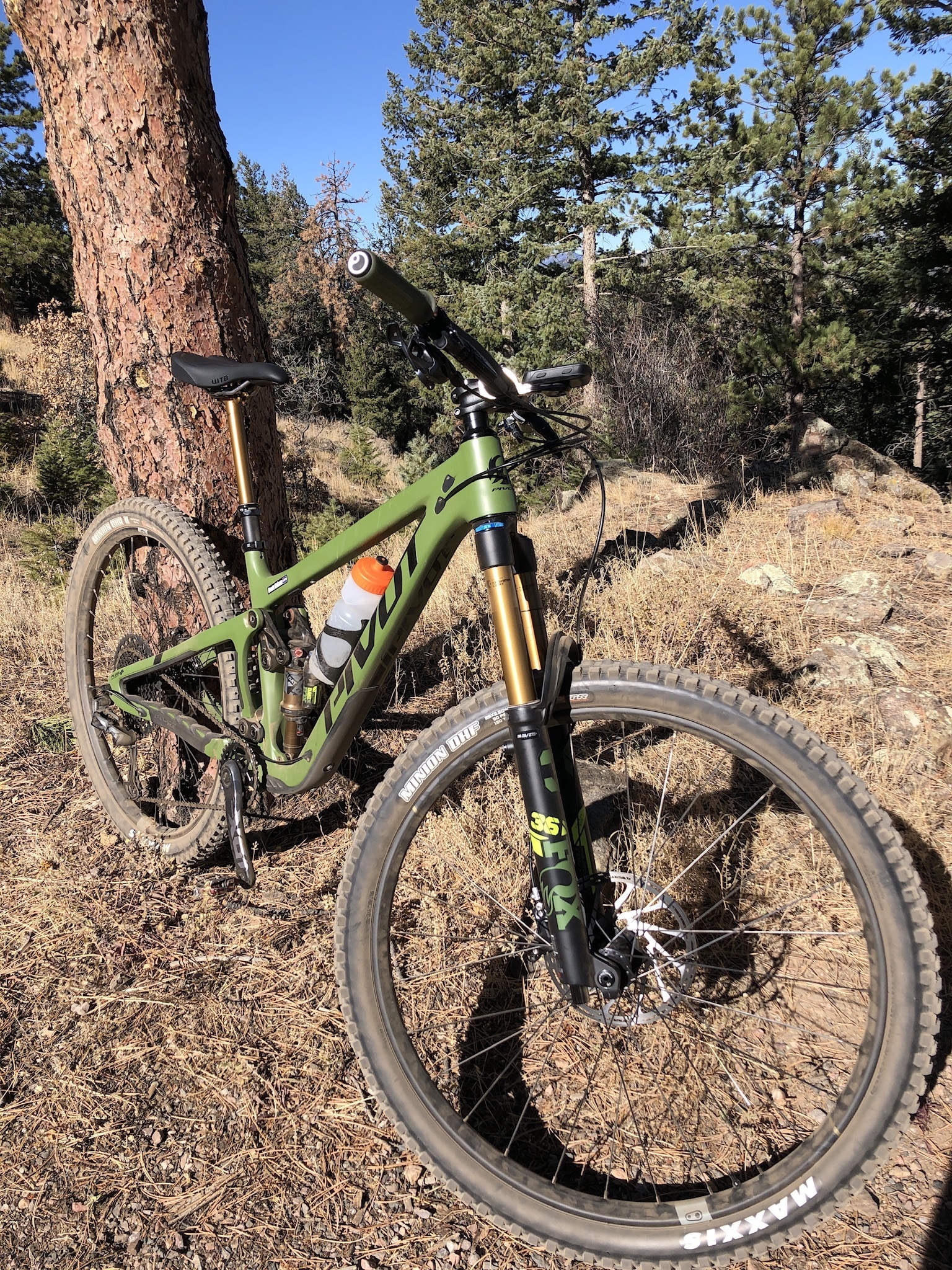 2022 Pivot Switchblade