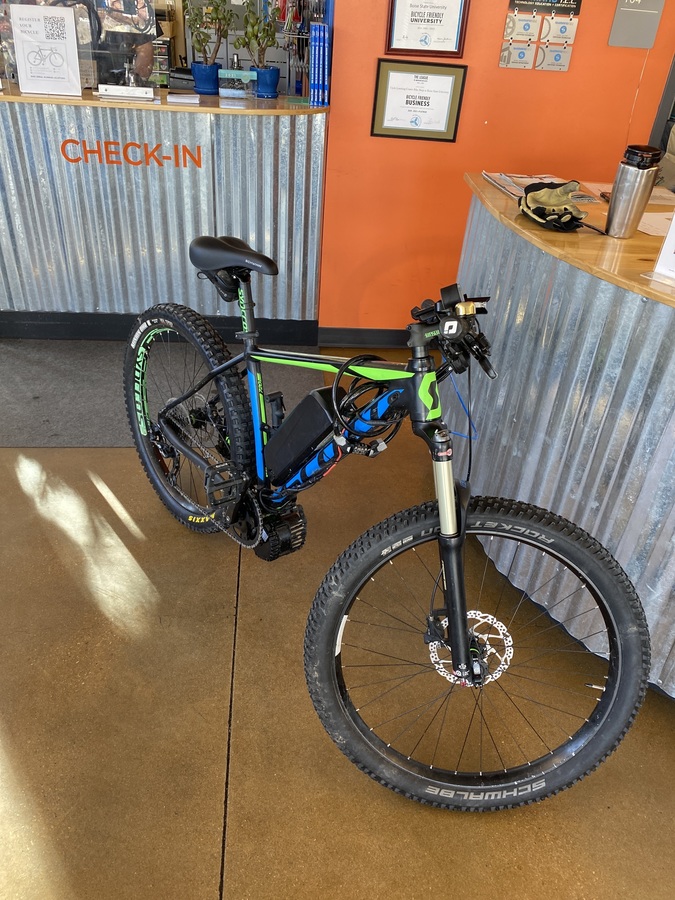 2022 SCOTT Scale 720 Plus