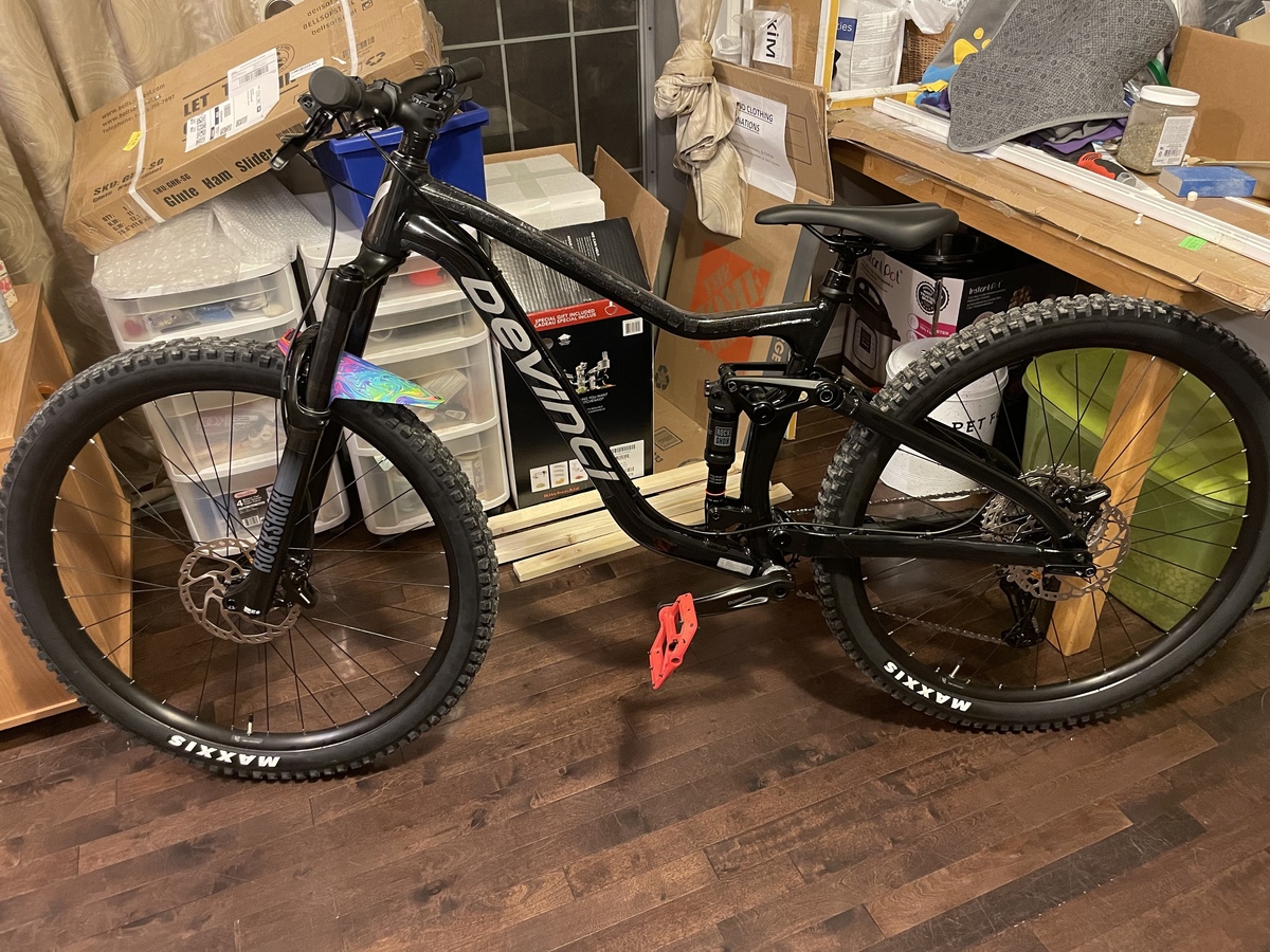 2022 Devinci Marshall