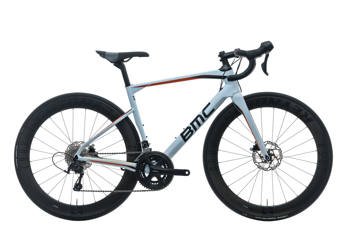2018 BMC Roadmachine 02 THREE