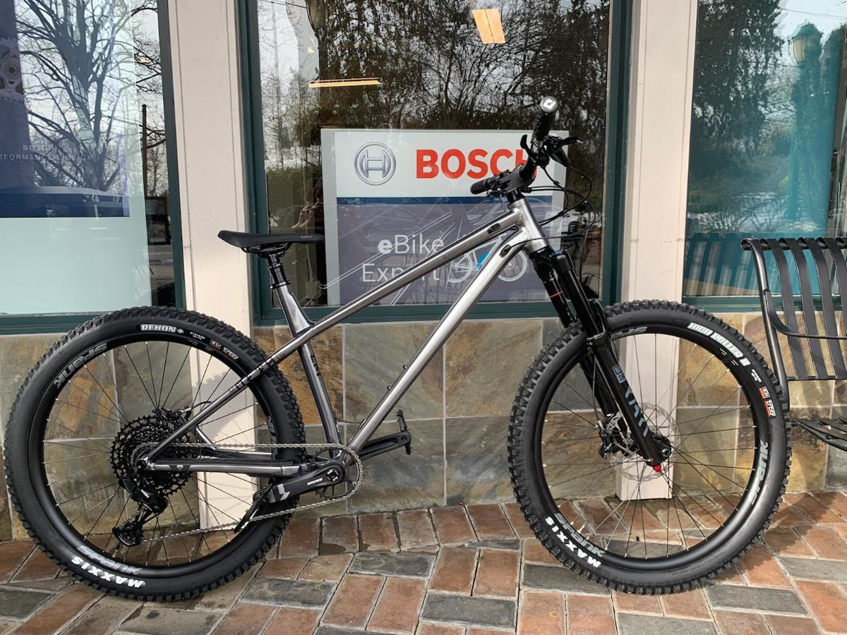 2021 Commencal Bikes Meta HT AM