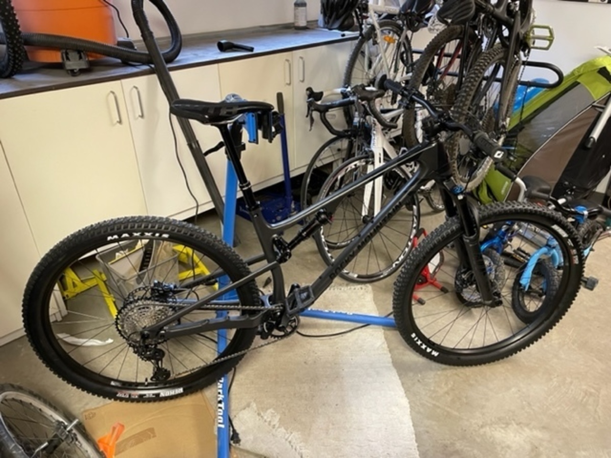 2022 Rocky Mountain Bicycles Element